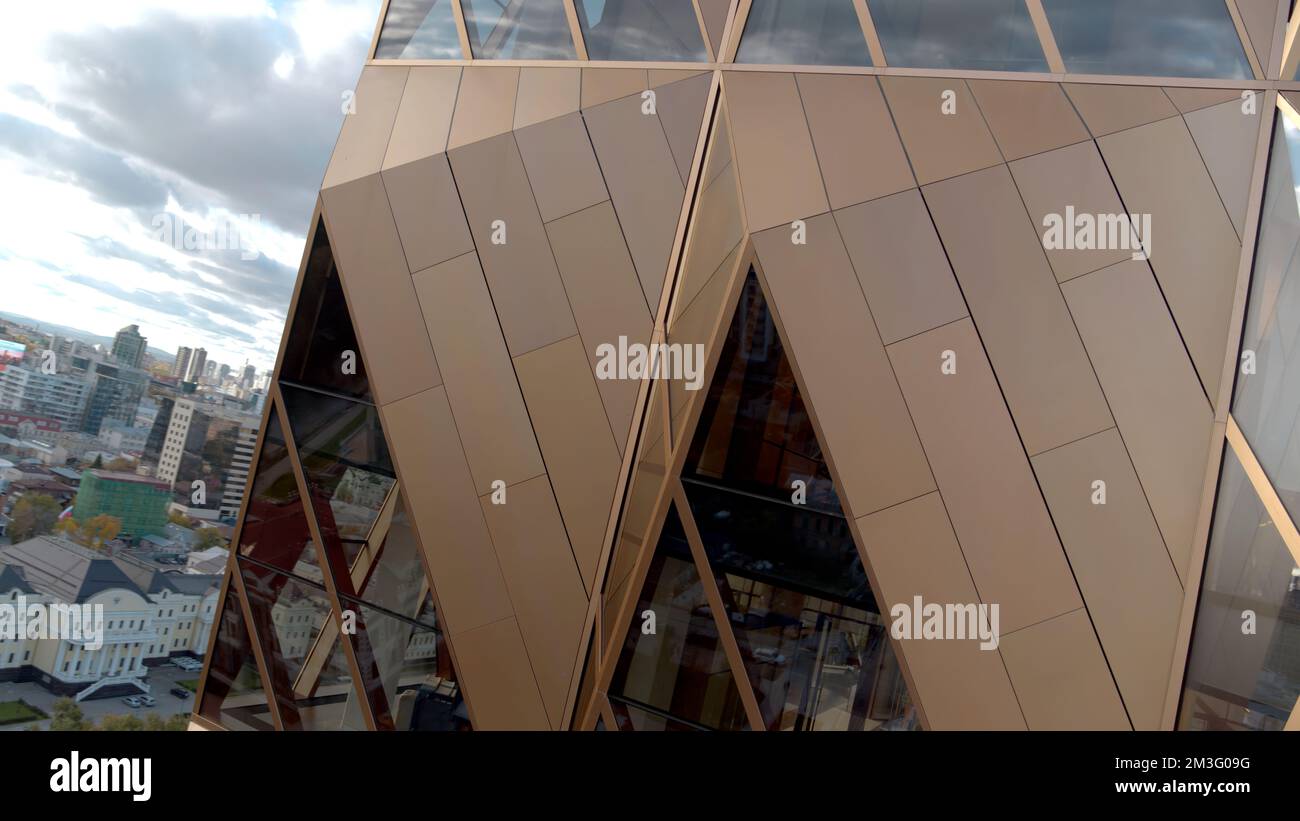 Flying around skyscraper construction hi-res stock photography and ...