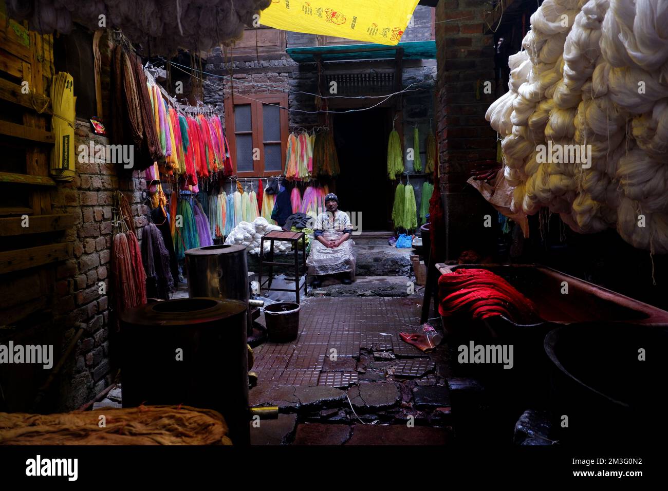 Synthetic fabric process hi-res stock photography and images - Alamy