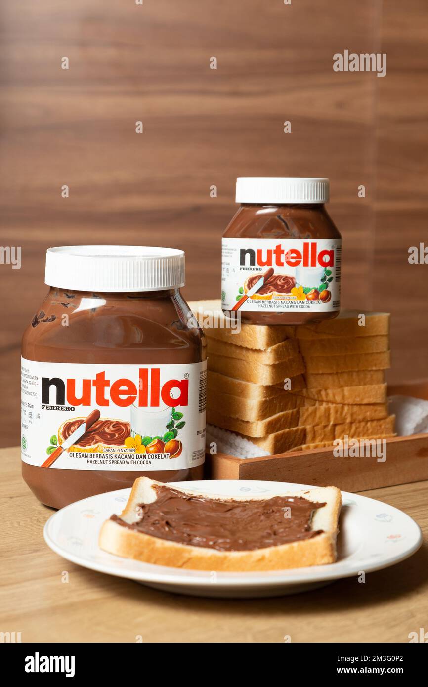 Nutella donuts hi-res stock photography and images - Alamy