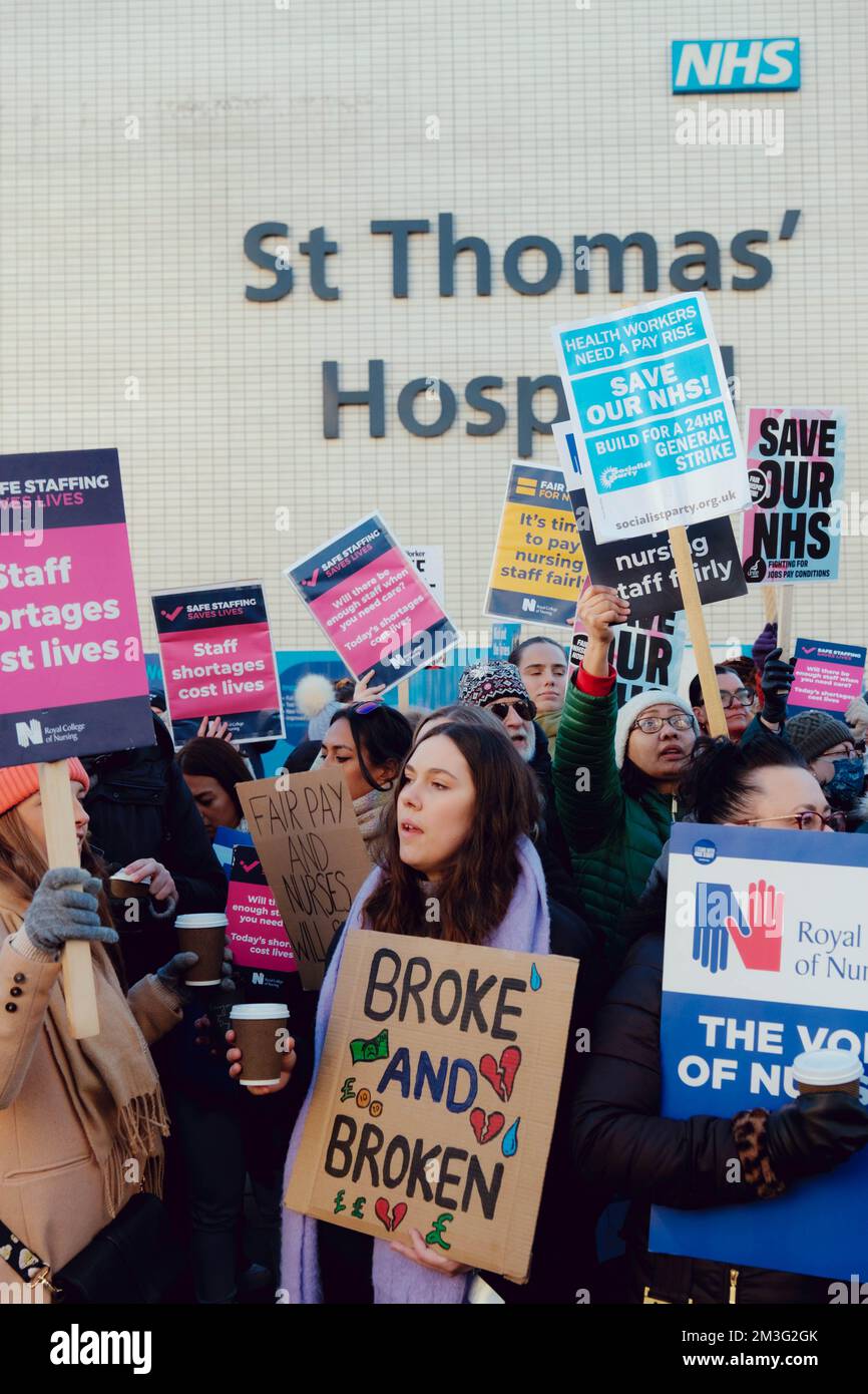 London, UK. 15/12/2022, NHS Nurses Strike at St. Thomas Hospital ...