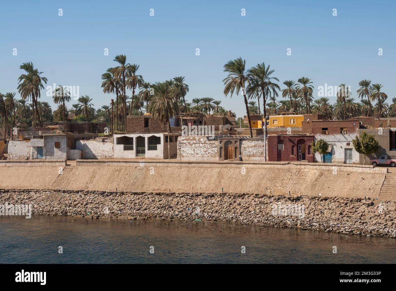 Small Egyptian village, Nile bank, Nile, Egypt Stock Photo - Alamy