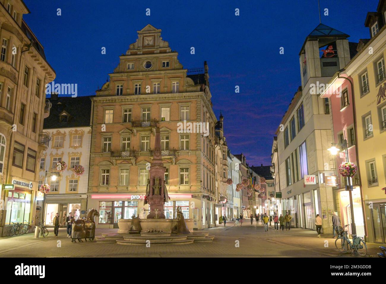 Shopping street, pedestrian zone, market place, old town, Constance ...