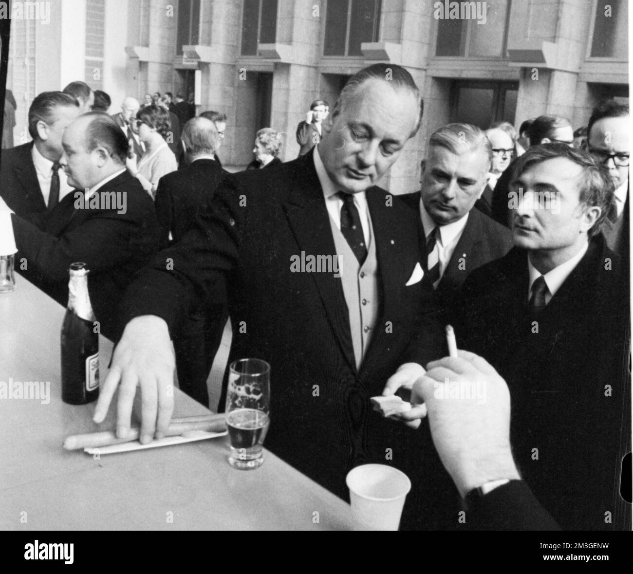 The Federal Assembly elected the new Federal President Gustav Heinemann ...