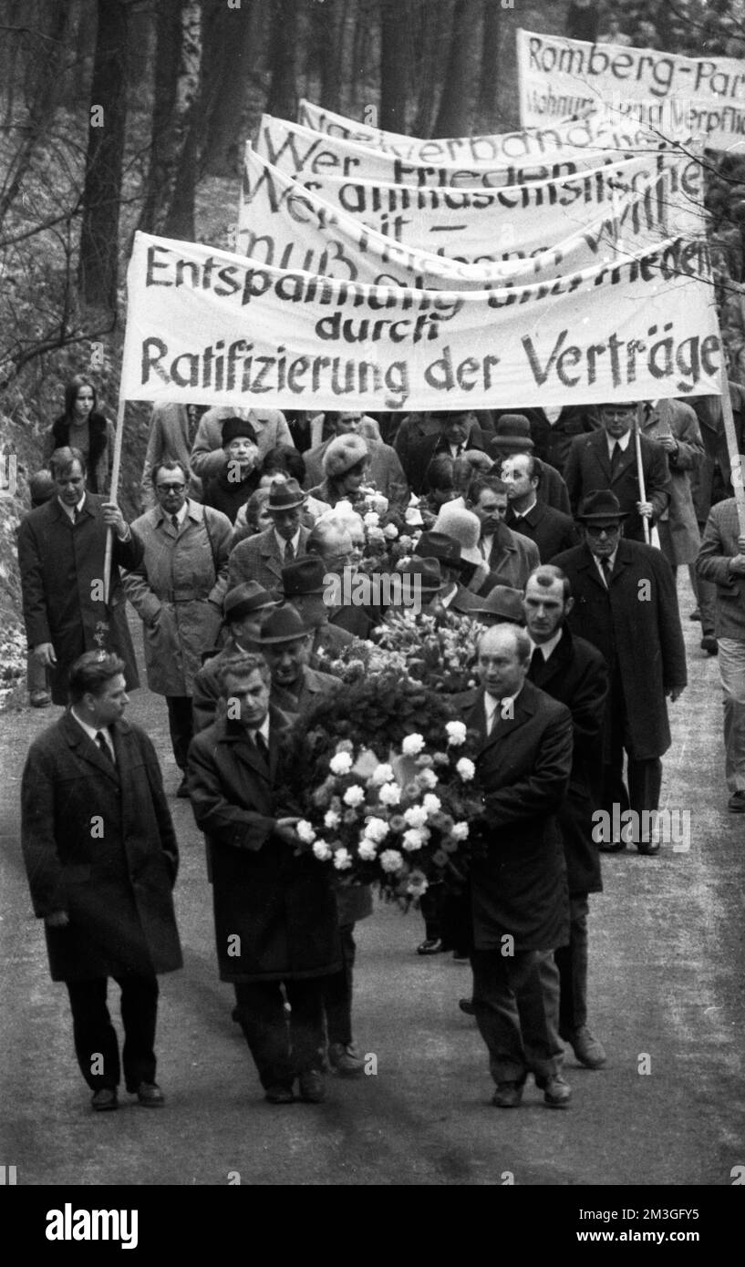 The honouring of the dead by the Nazi regime on Good Friday 1945, here ...