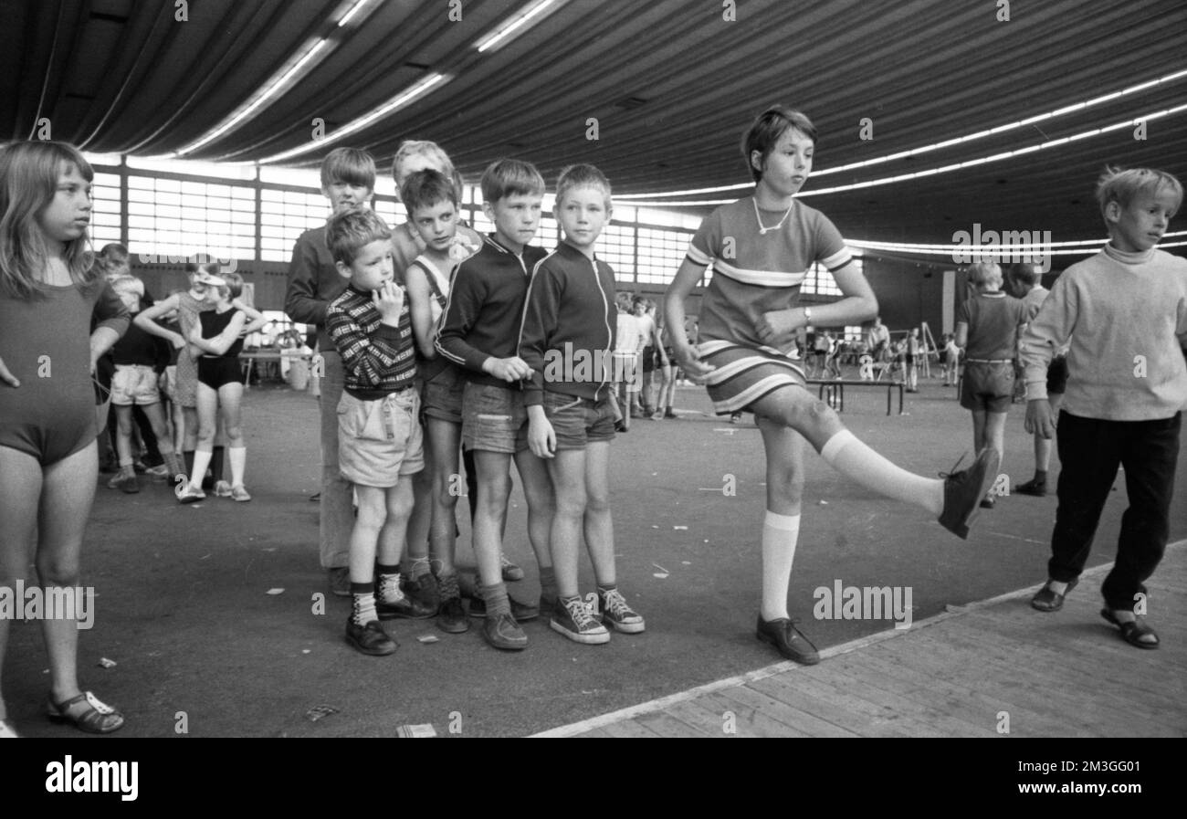 The first children's holiday party, here in the Westfalenhalle in ...