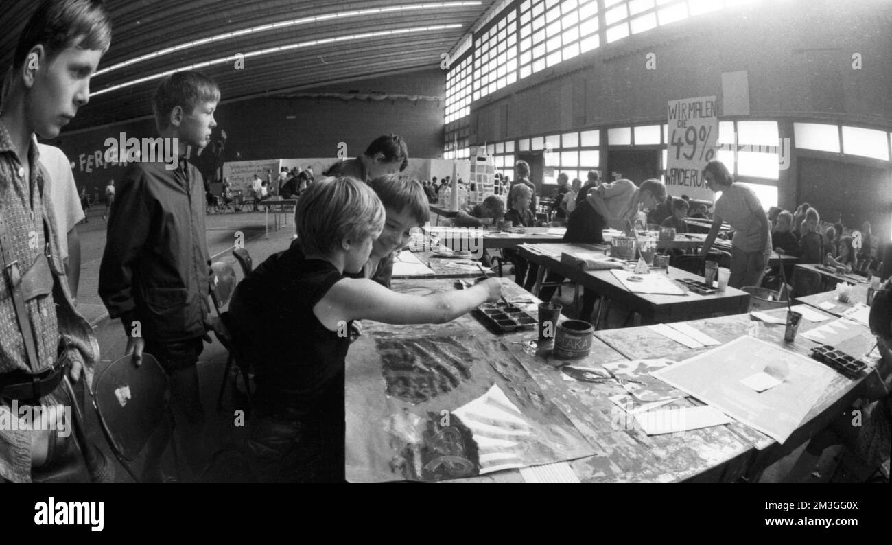 The first children's holiday party, here in the Westfalenhalle in ...