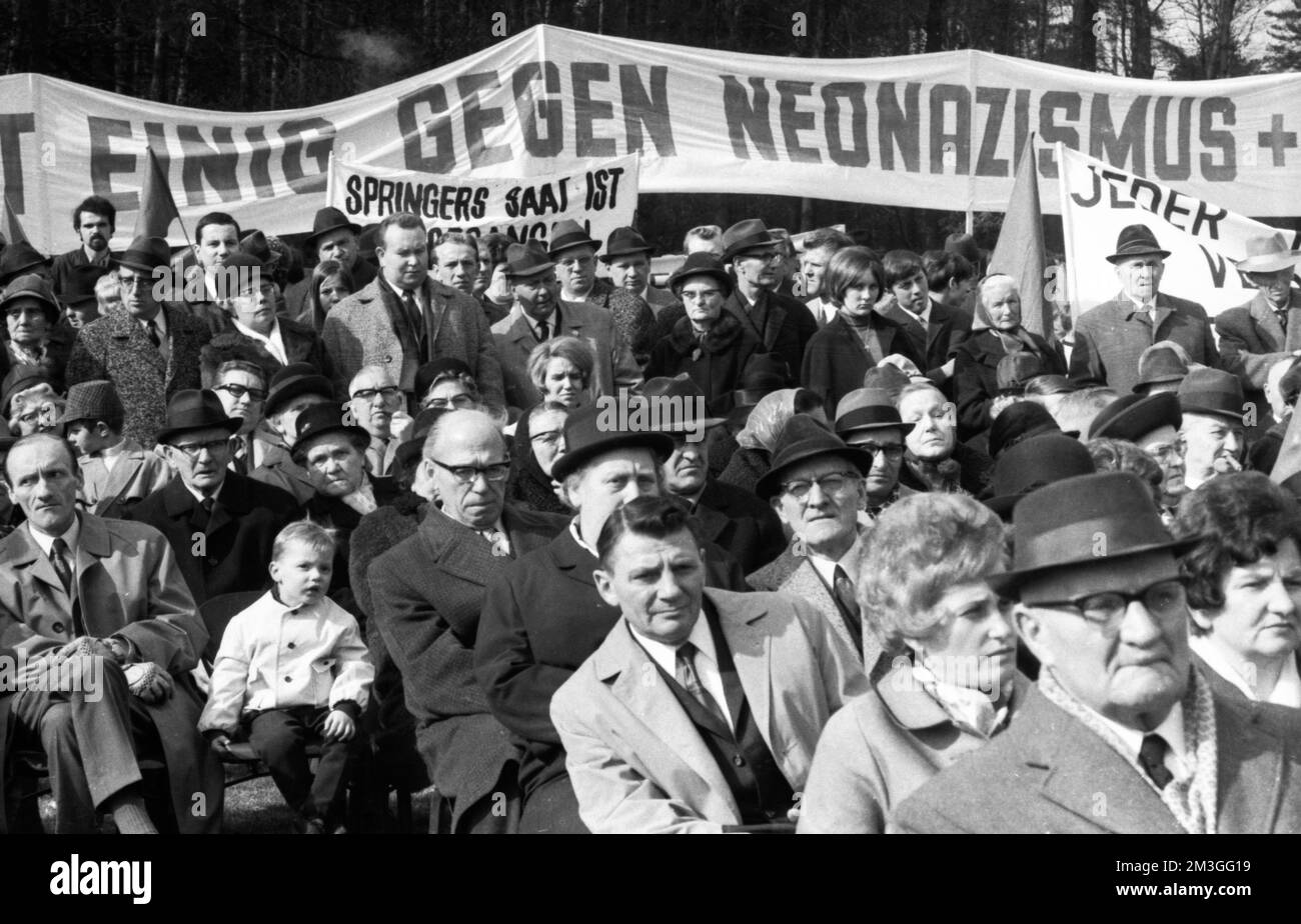 The traditional honouring of Nazi victims in the Bittermark, here on 12 ...