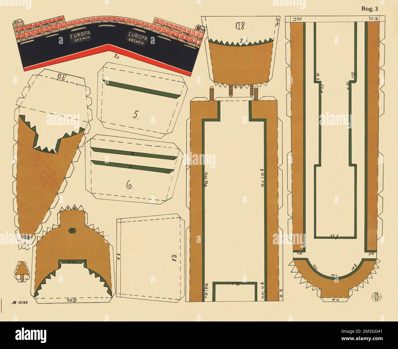 Papercraft ship hi-res stock photography and images - Alamy