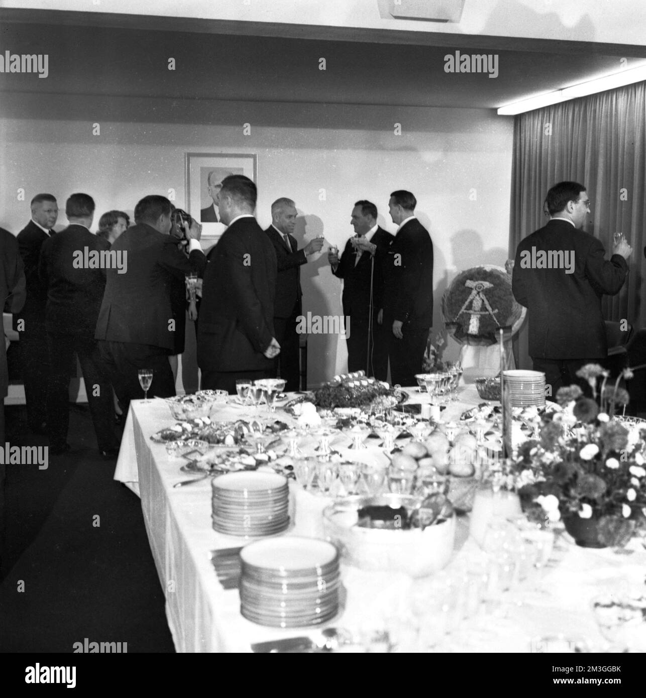 Permanent government Black and White Stock Photos & Images - Alamy