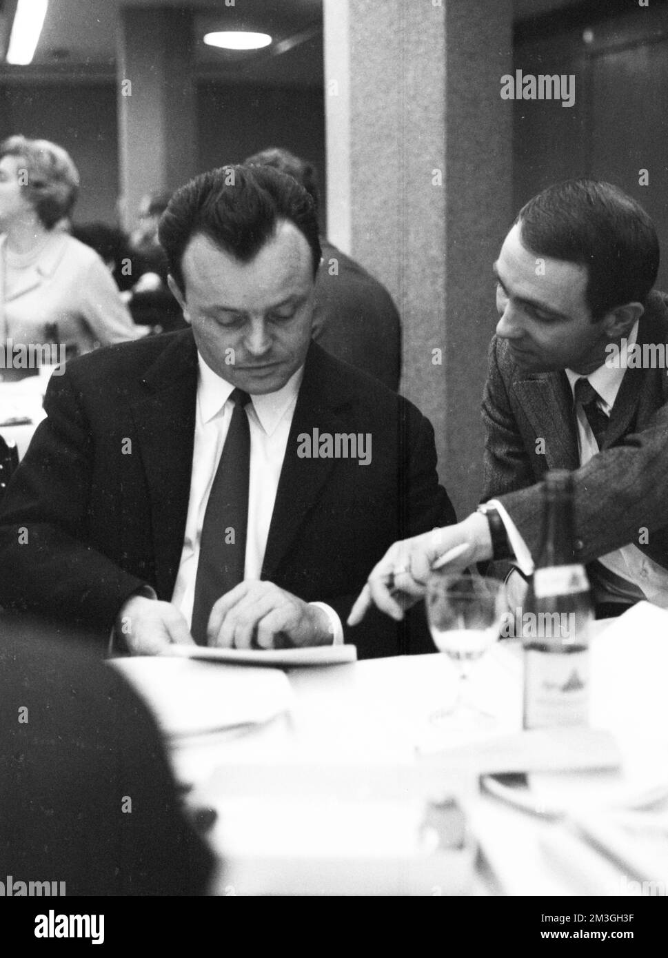 The influence of the computer on society, the world of work and the ...