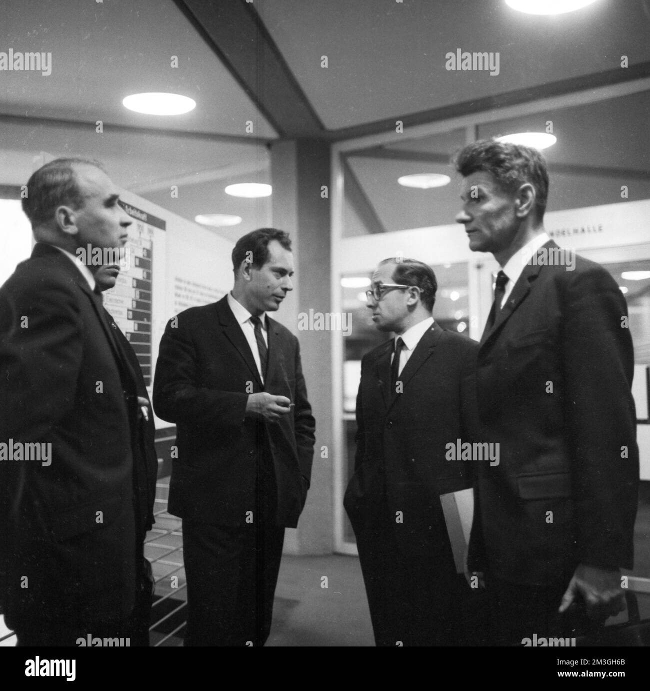 The influence of the computer on society, the world of work and the ...