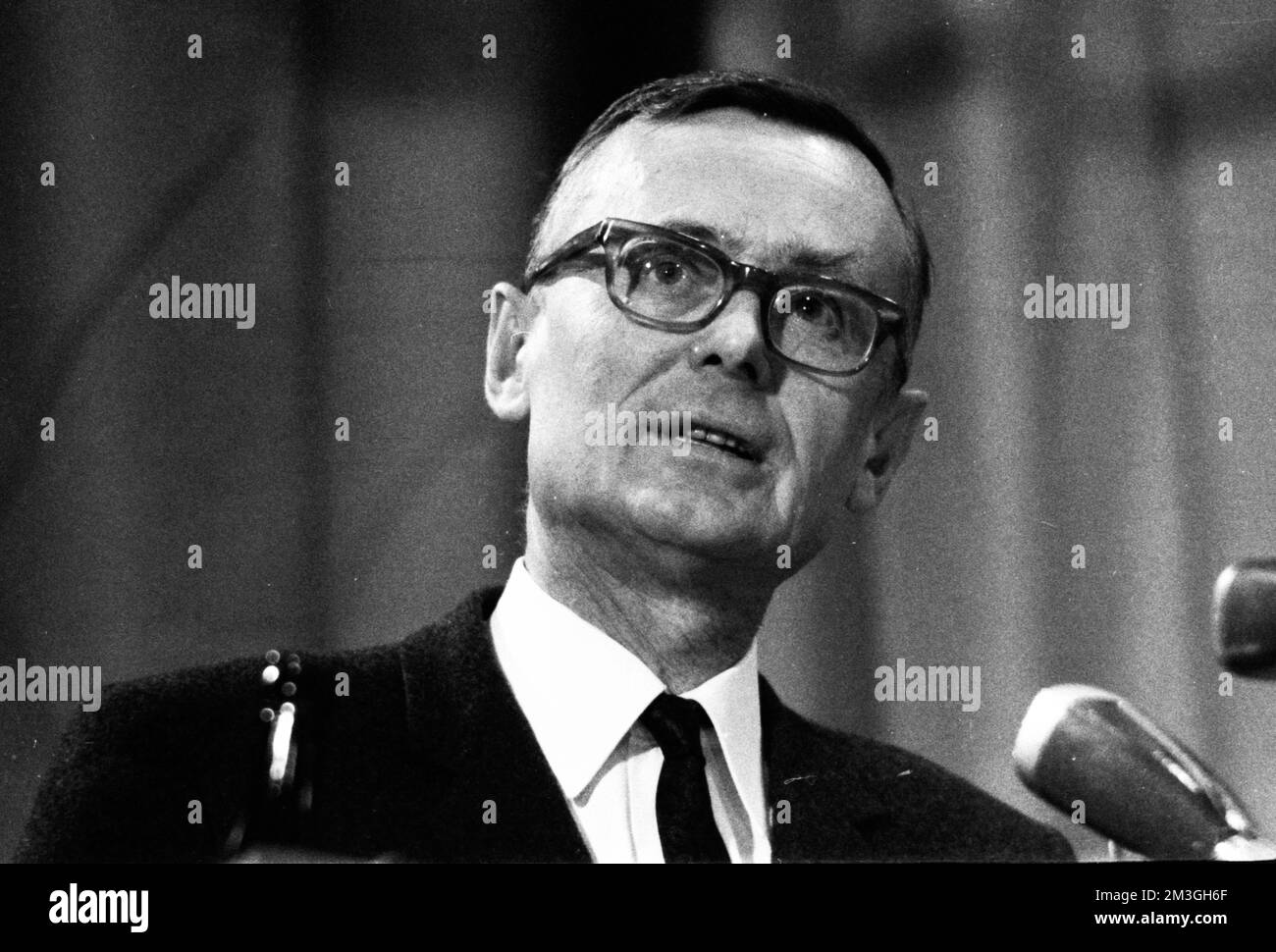 The influence of the computer on society, the world of work and the ...