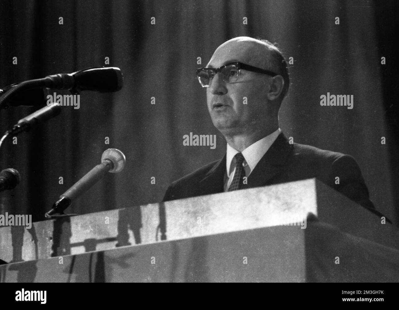 The influence of the computer on society, the world of work and the ...