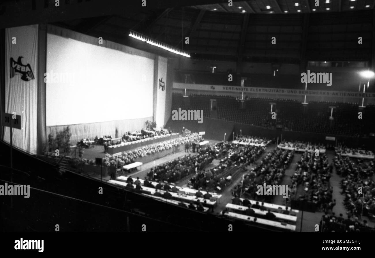 More than 2, 500 large-scale and small-scale workers met at the VEBA ...