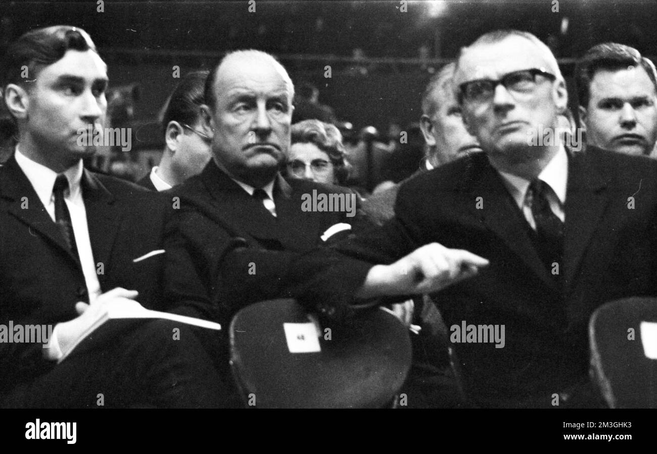 More than 2, 500 large-scale and small-scale workers met at the VEBA ...