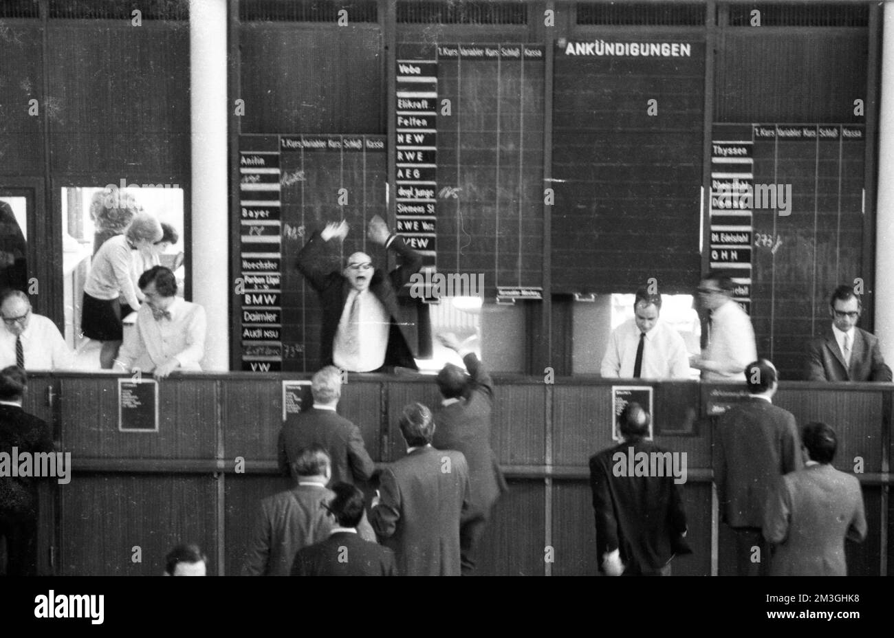 Stock market exchange agent Black and White Stock Photos & Images - Alamy