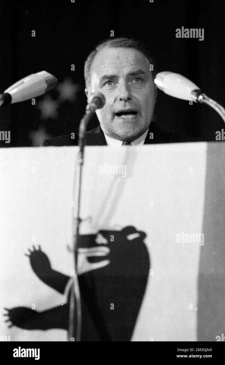 Expellees, expellee meetings, people, politicians and slogans in the ...