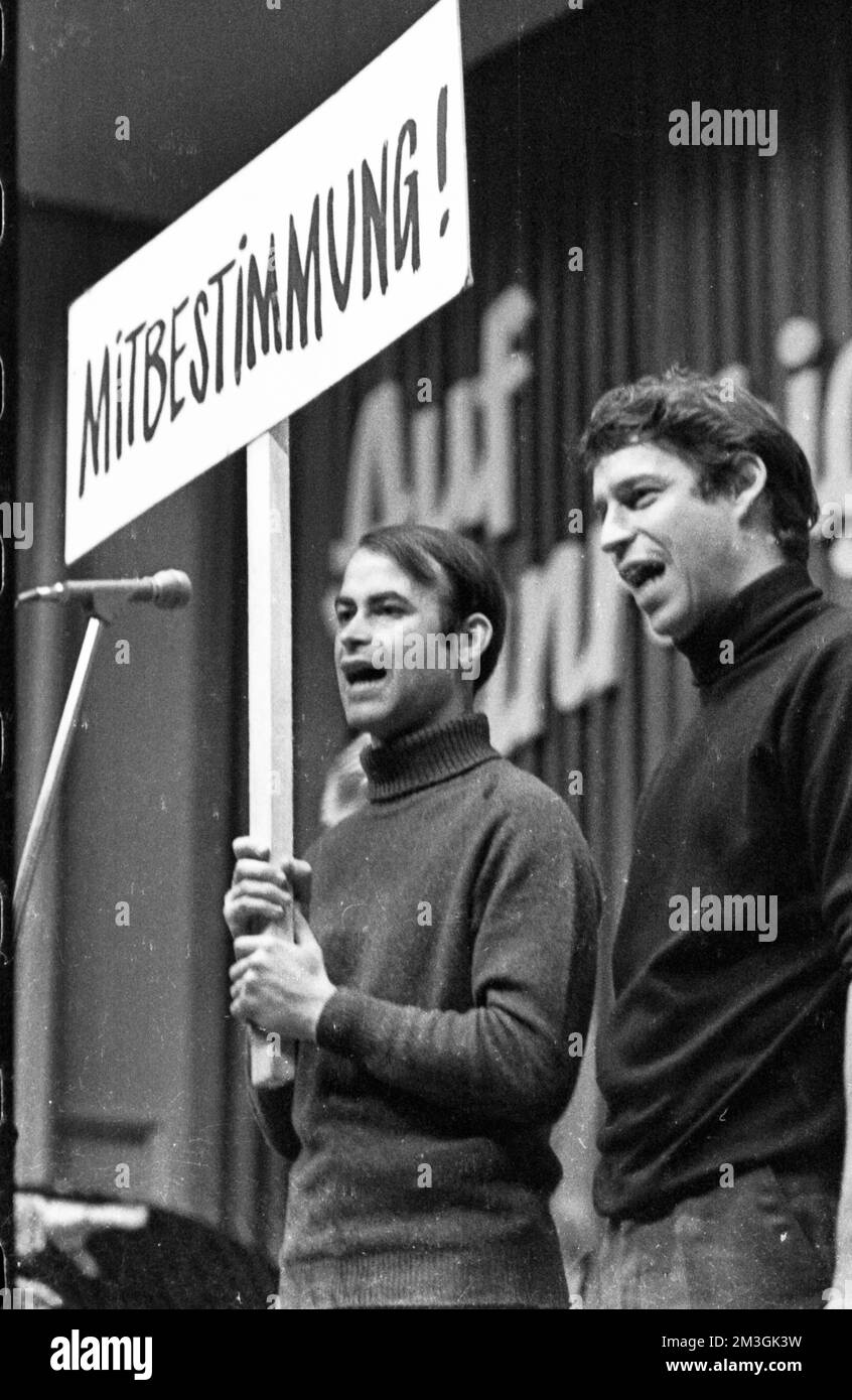 Trade union activities in the years 1965 to 1971 on the subject of co ...