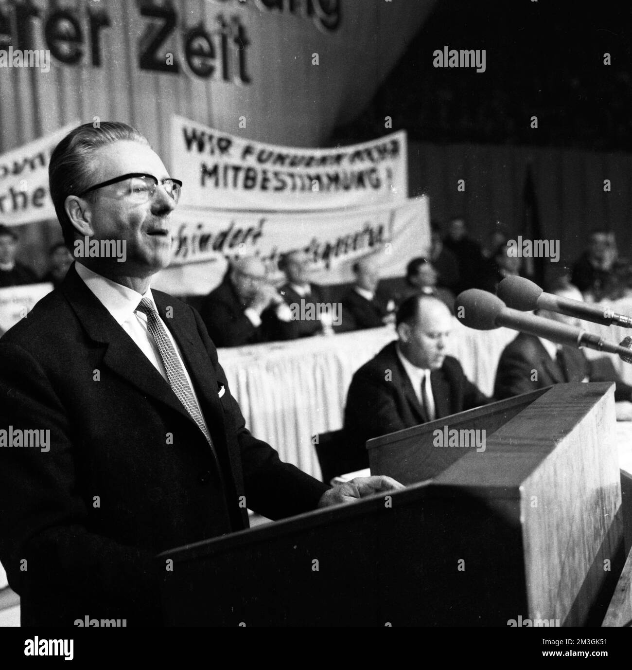 Trade union activities in the years 1965 to 1971 on the subject of co ...
