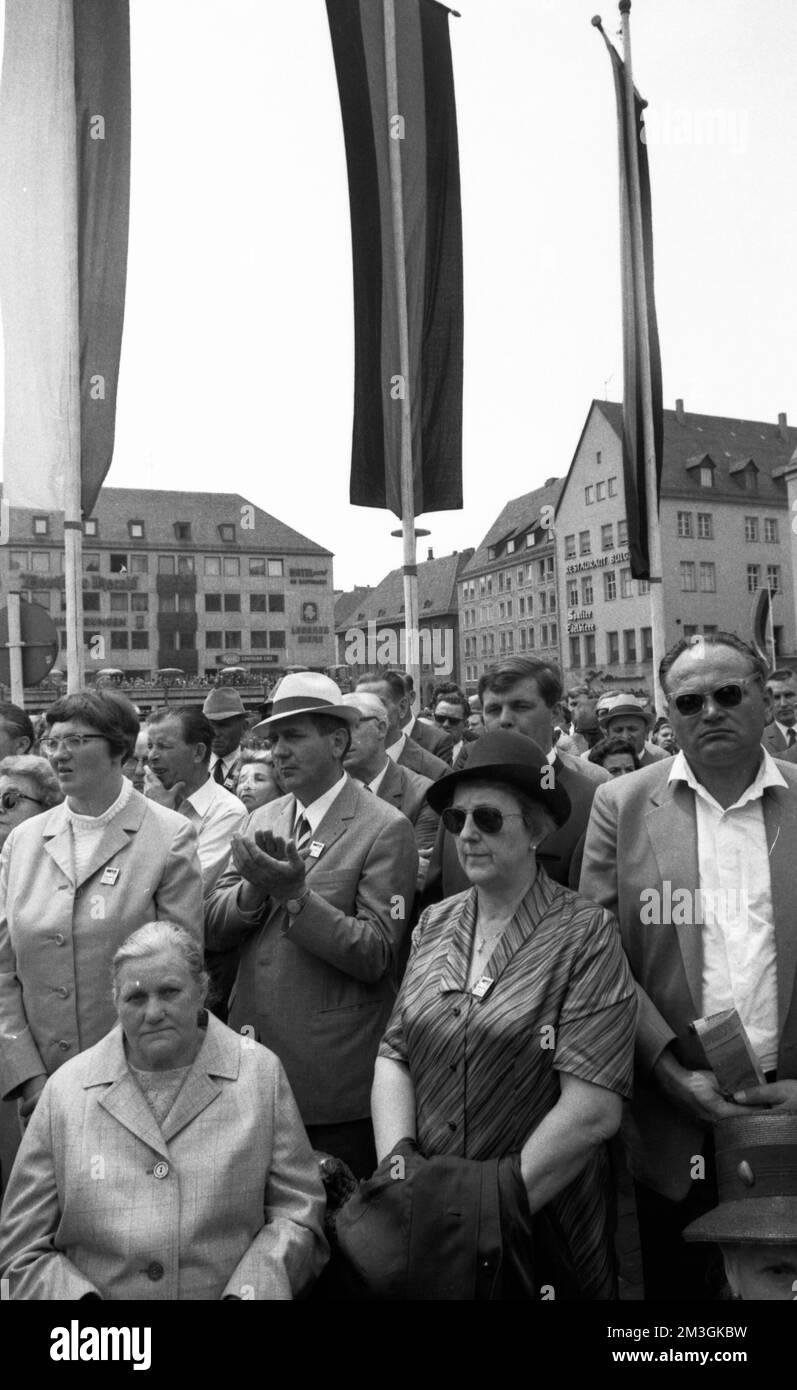 Every year the Sudeten German Landsmannschaft, here on 27. 5. 1969 in ...