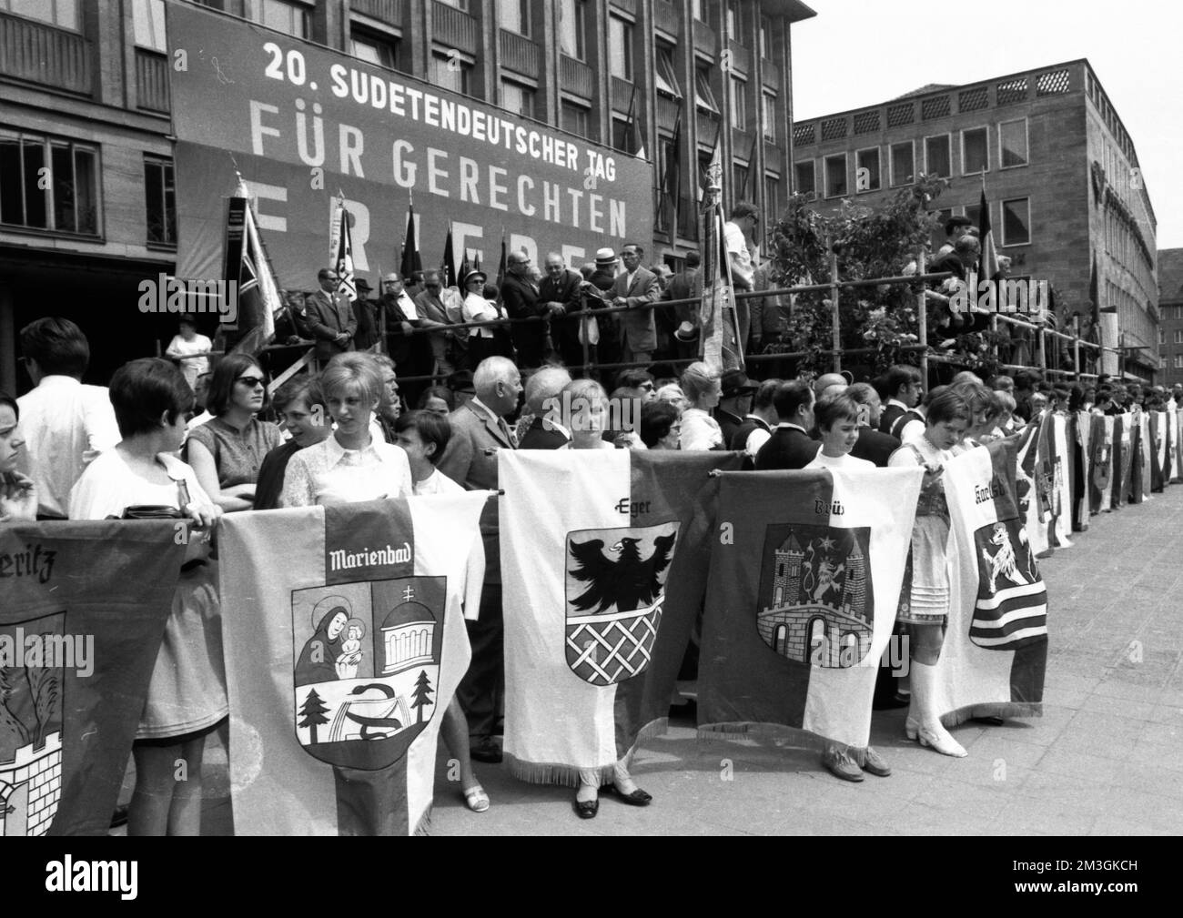 Every year the Sudeten German Landsmannschaft, here on 27. 5. 1969 in ...
