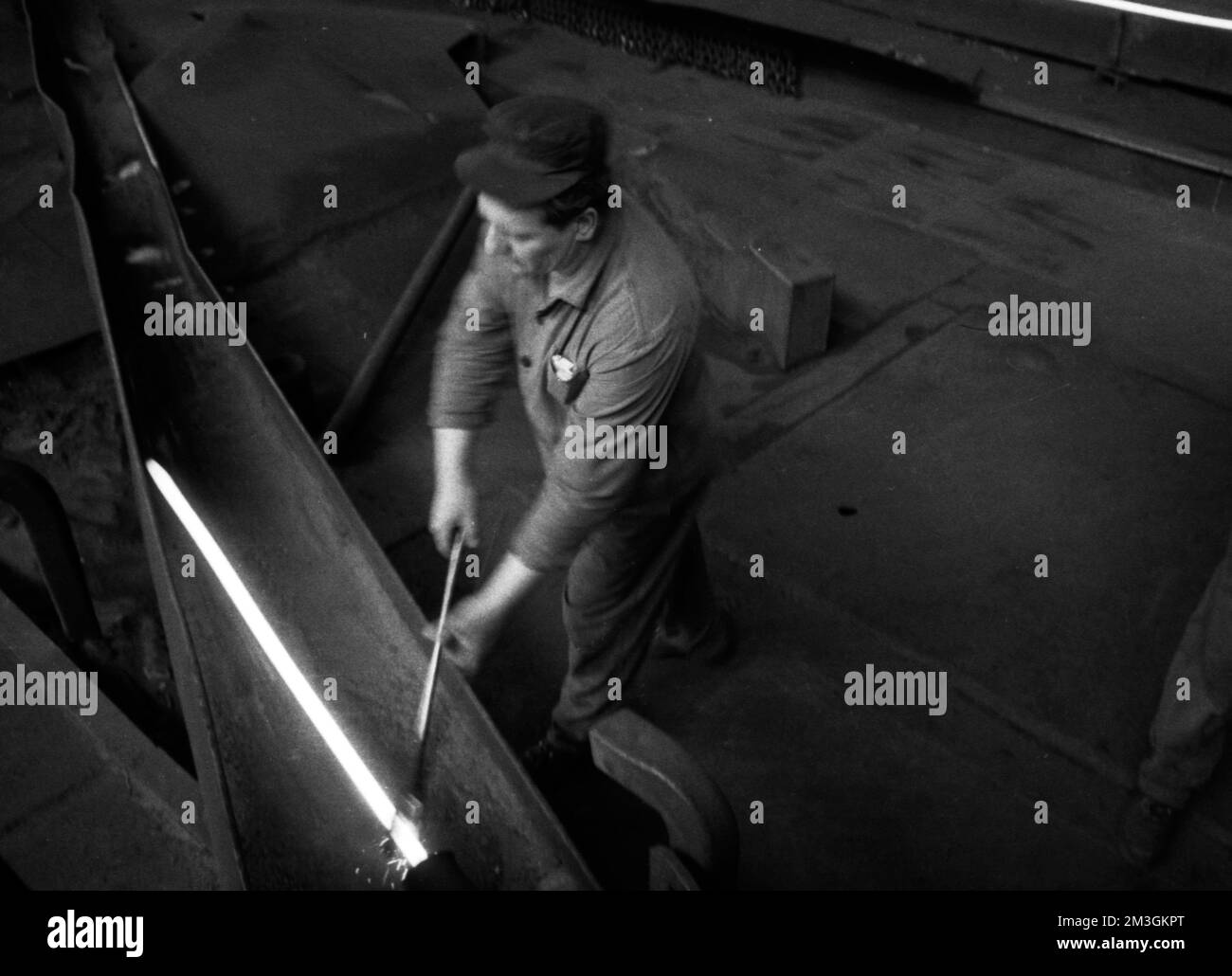 The production of steel products, as here at the Neunkircher Eisenwerke ...