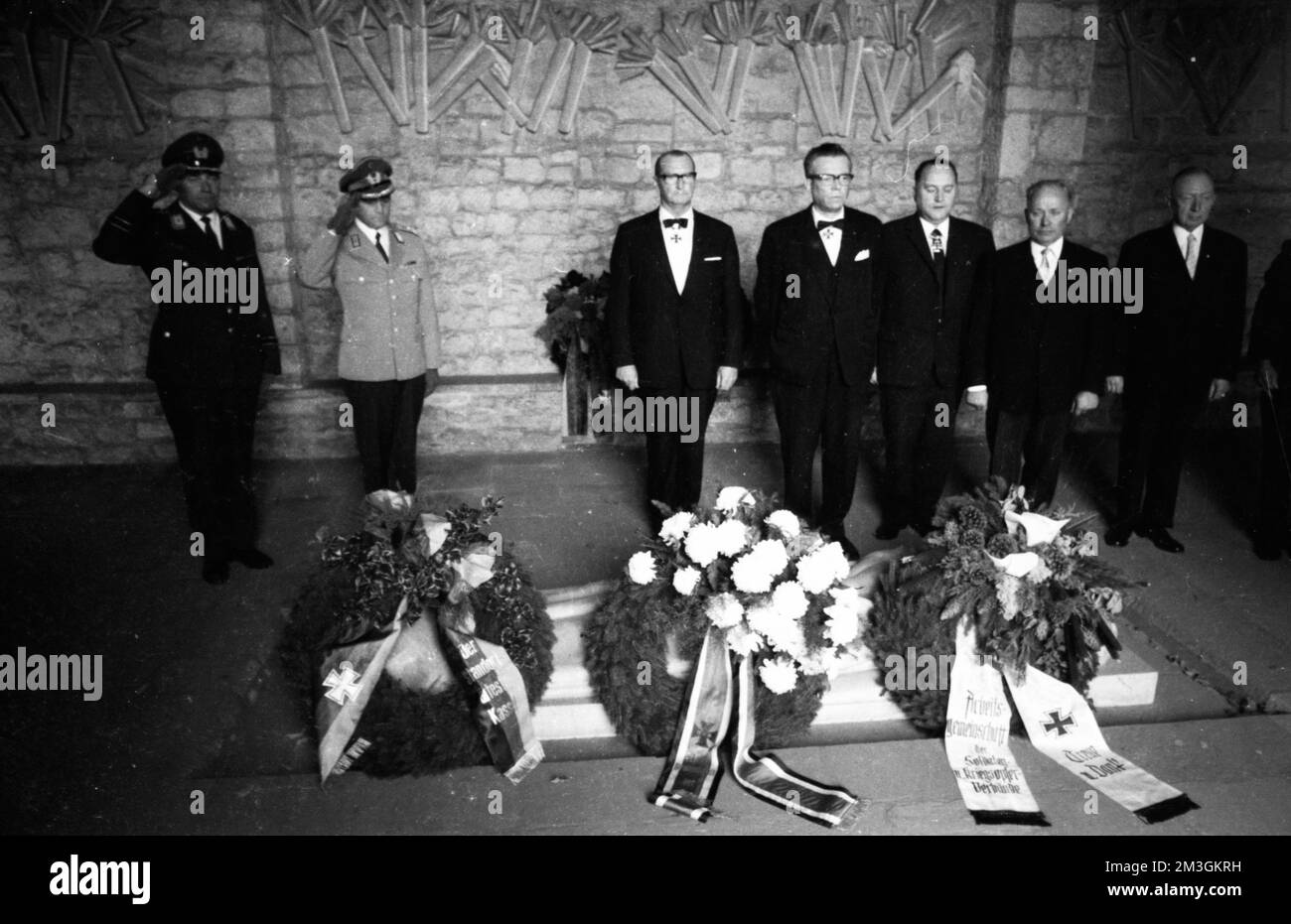 Hitler's heroes, the Knight's Cross bearers of the German Wehrmacht ...