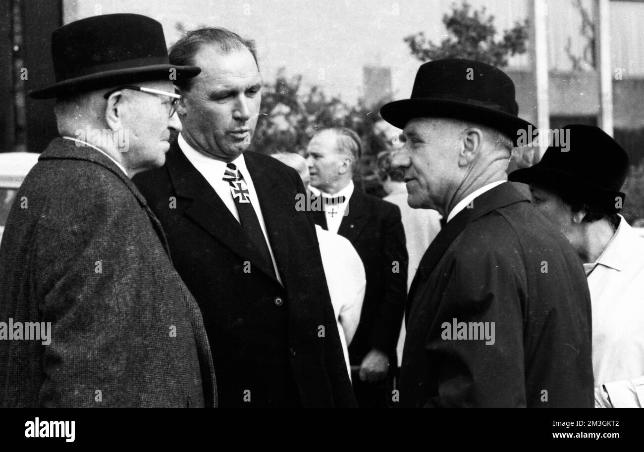 Hitler's heroes, the Knight's Cross bearers of the German Wehrmacht ...