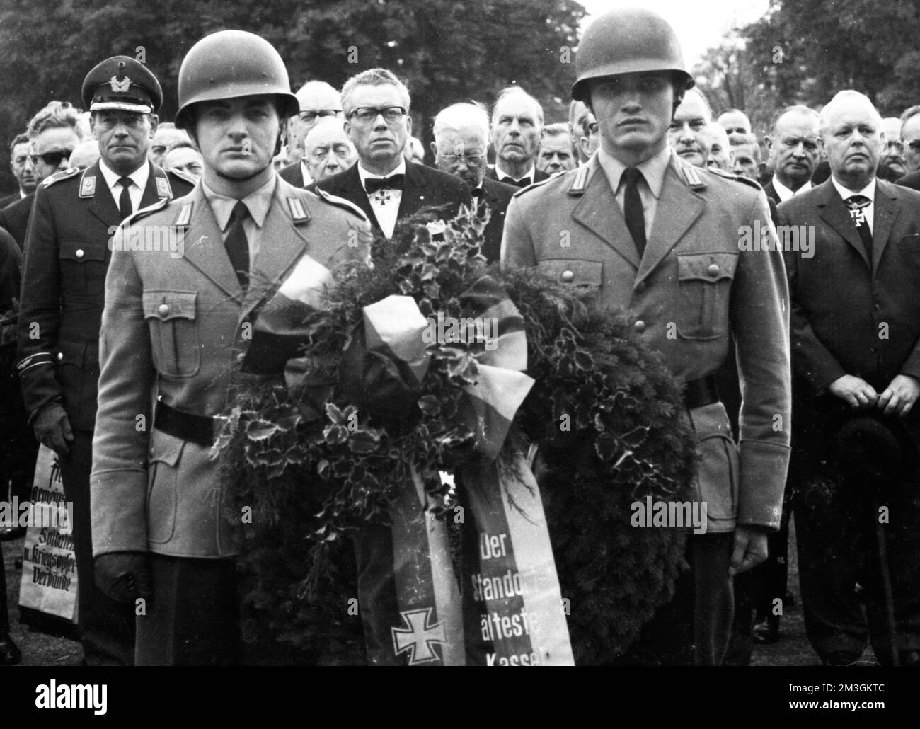 Hitler's heroes, the Knight's Cross bearers of the German Wehrmacht ...