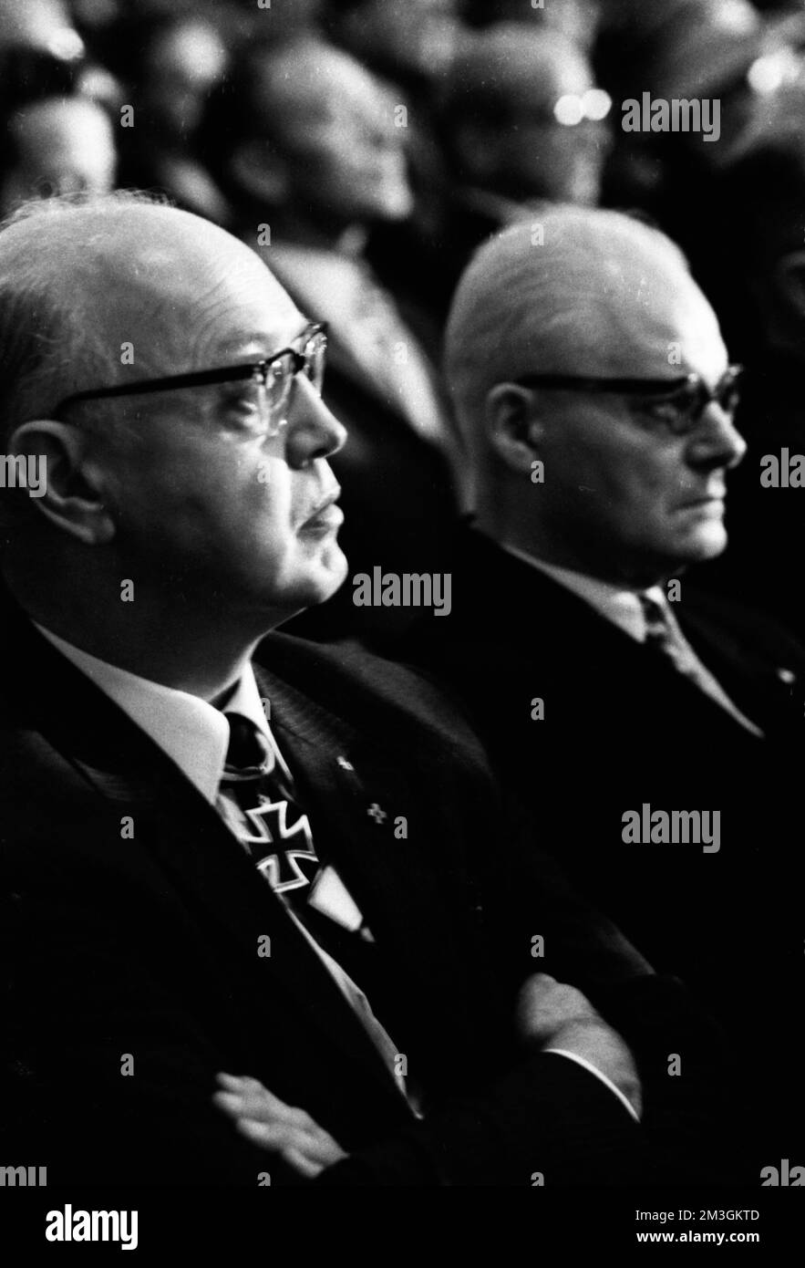 Hitler's heroes, the Knight's Cross bearers of the German Wehrmacht ...