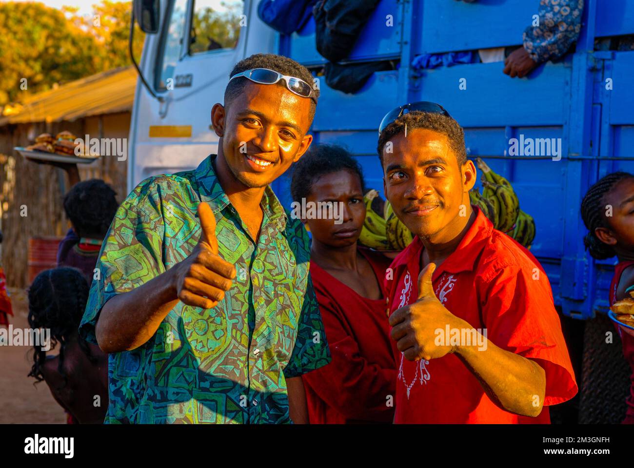 Friendly signal hi-res stock photography and images - Alamy