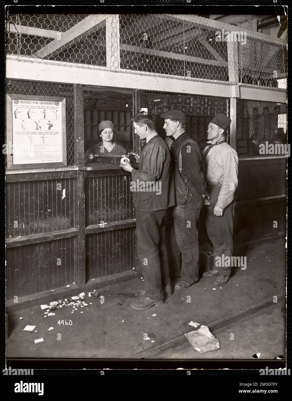 Men in line , Armories, Ordnance industry, Queues, Watertown Arsenal ...