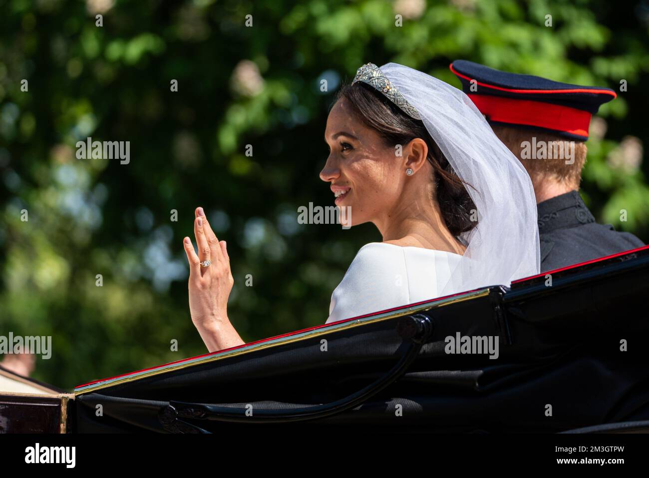 Meghan Markle and Prince Harry carriage procession after the Royal ...