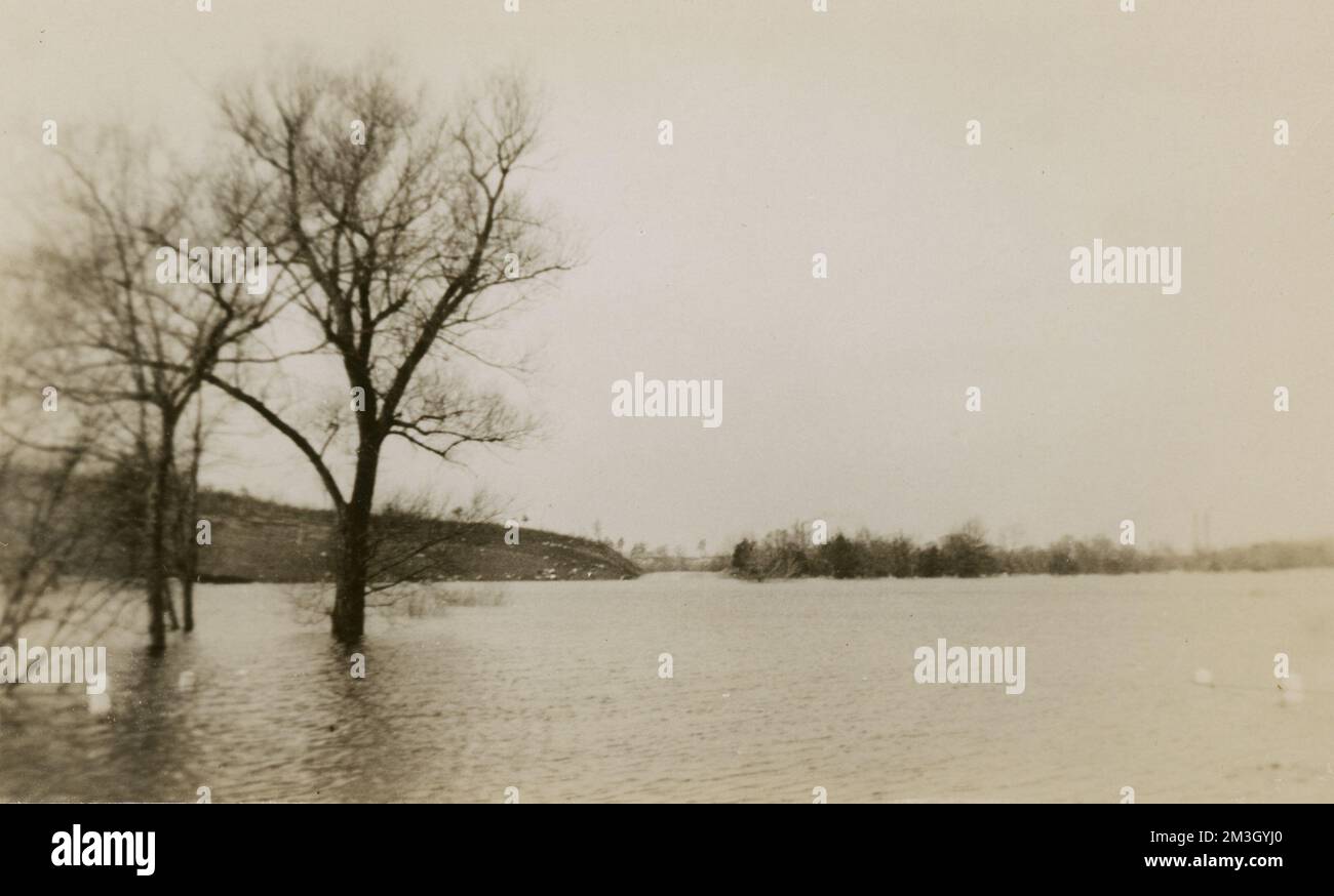 Methuen Rt. 10 , Floods . Massachusetts Stock Photo - Alamy