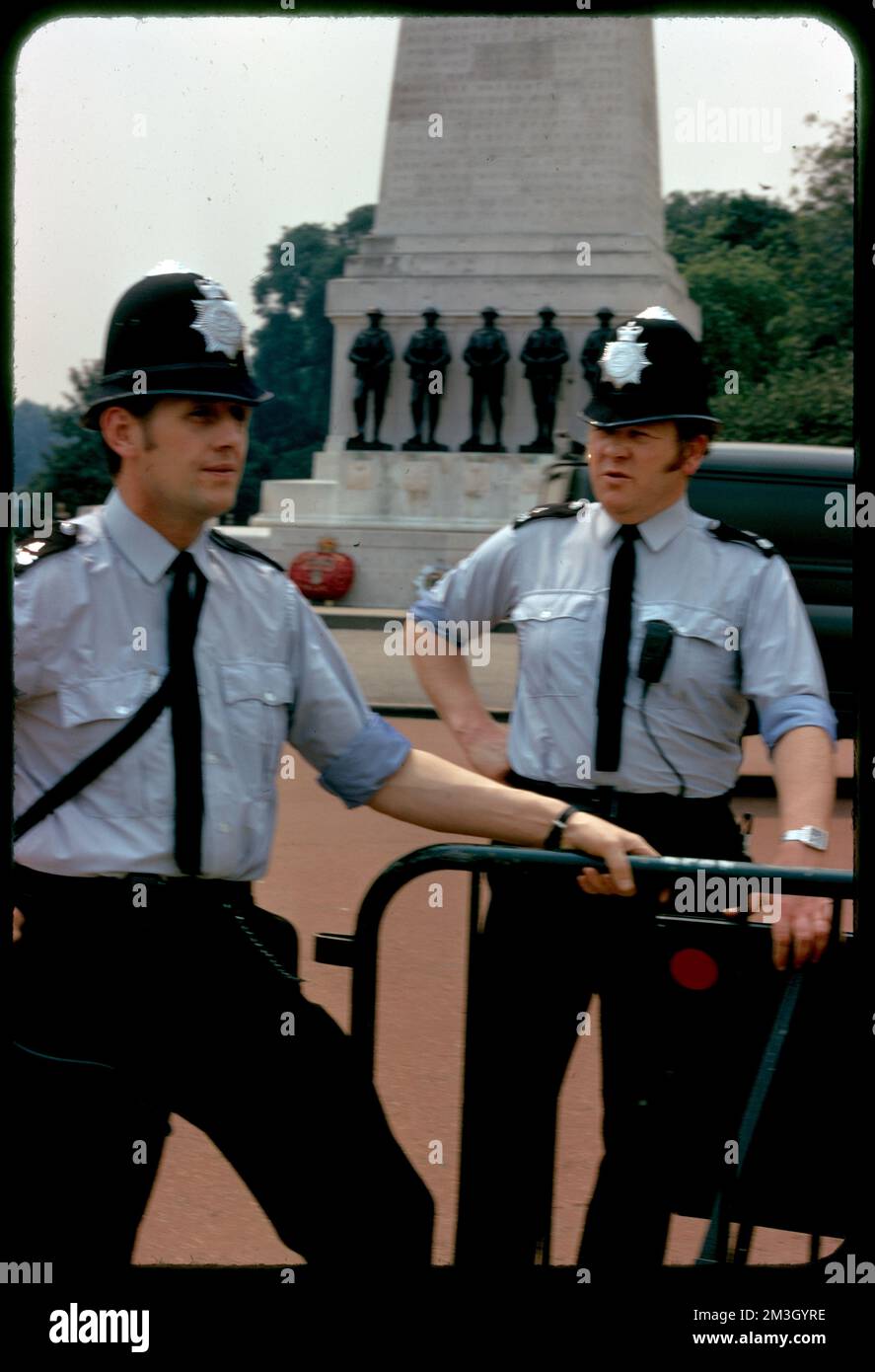 Metropolitan Police officers at Guards Memorial, London , Police ...