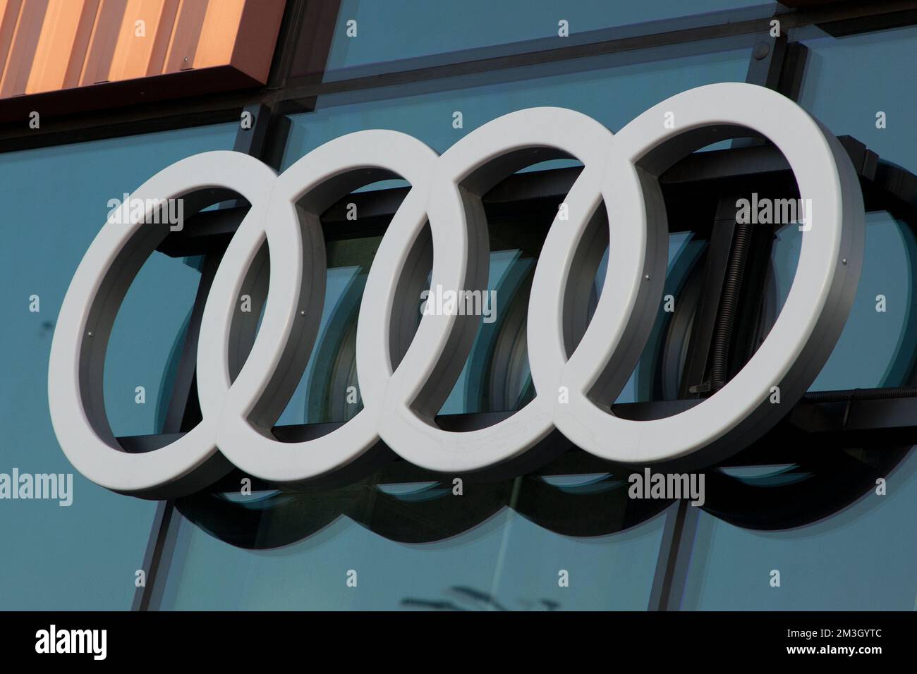 Audi logo hi-res stock photography and images - Alamy