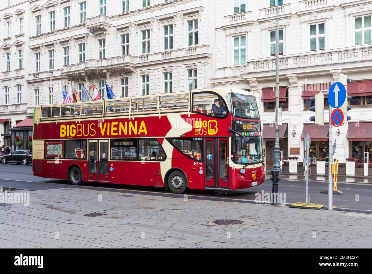 Double-decker sightseeing hop-on hop-off bus in Vienna, Austria Stock ...
