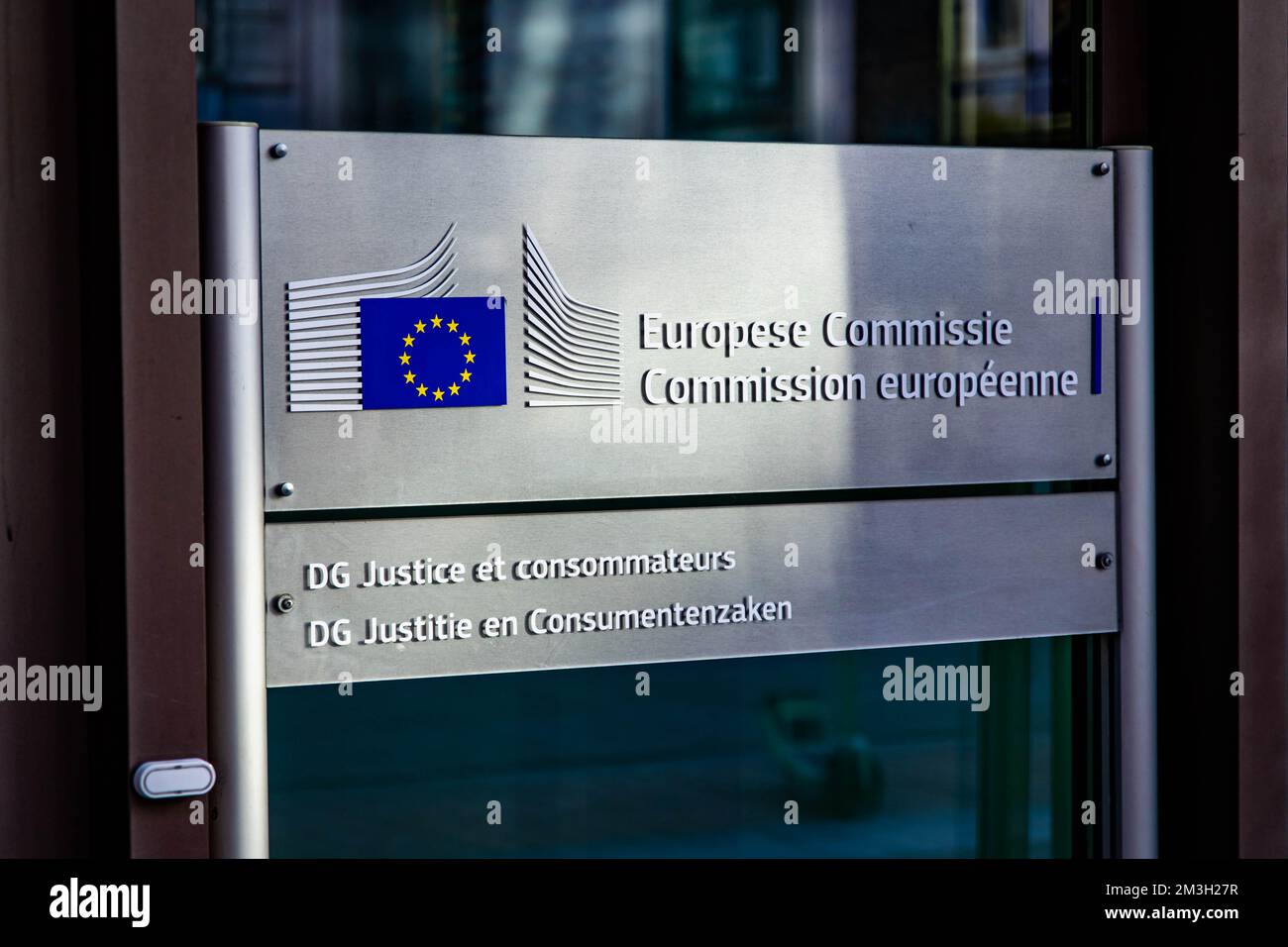 Law office front sign hi-res stock photography and images - Alamy