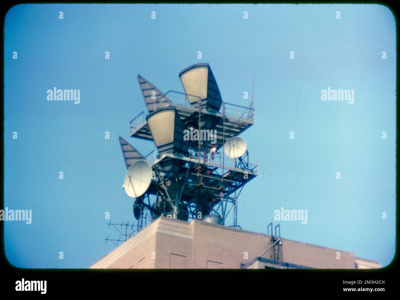 Microwave tower, New England Telephone & Telegraph Building, Boston ...