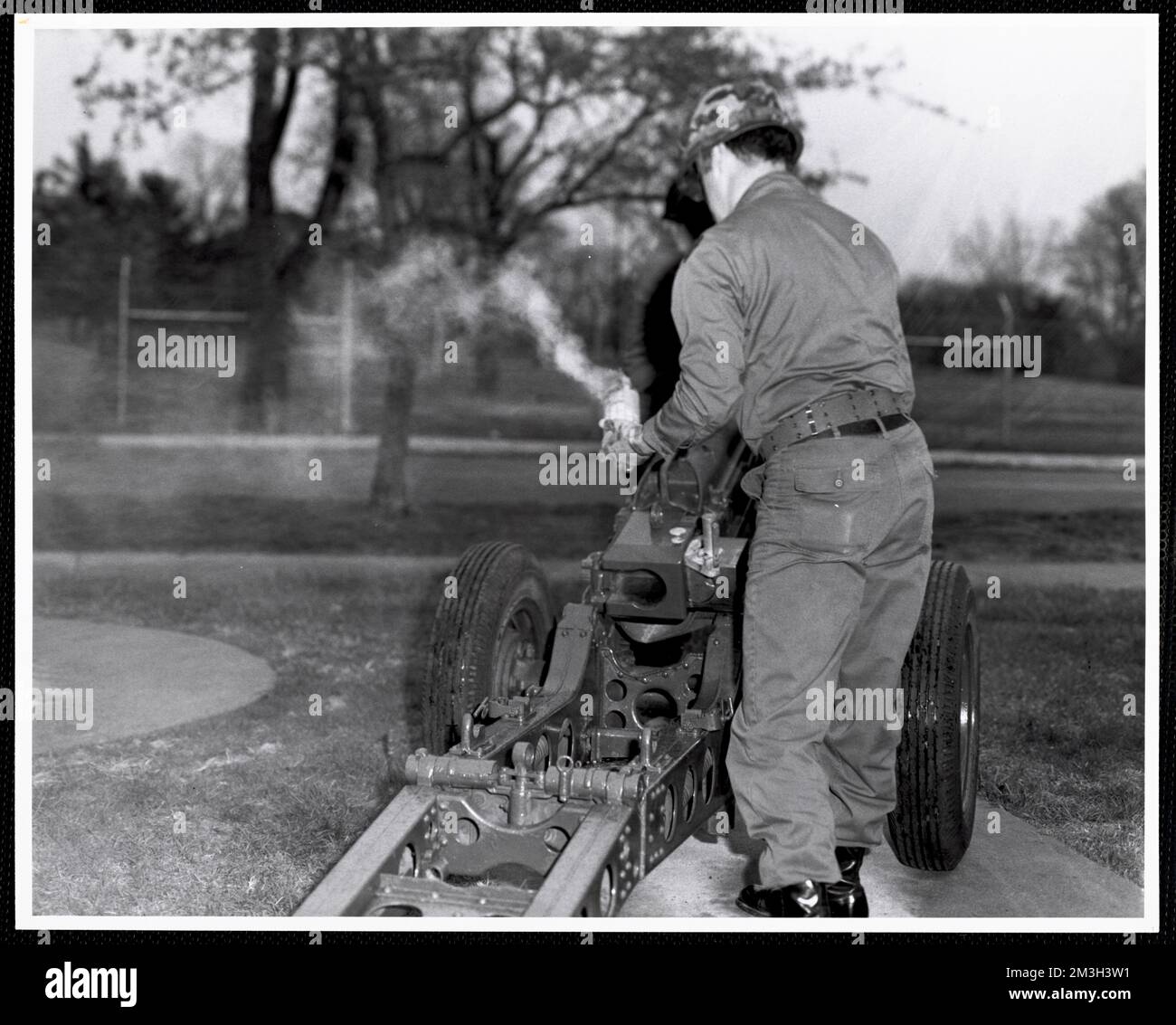 Army soldier preparation weaponry loading military hi-res stock ...