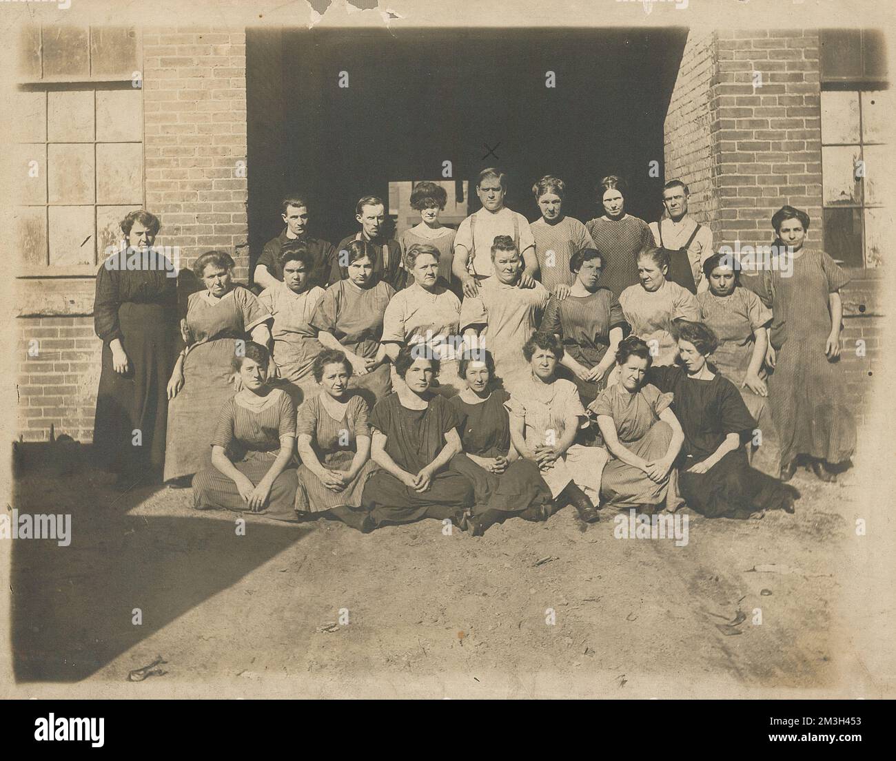 Mill Workers Pacific Mills Lawrence Mass Textile Industry Textile Mill Workers Pacific