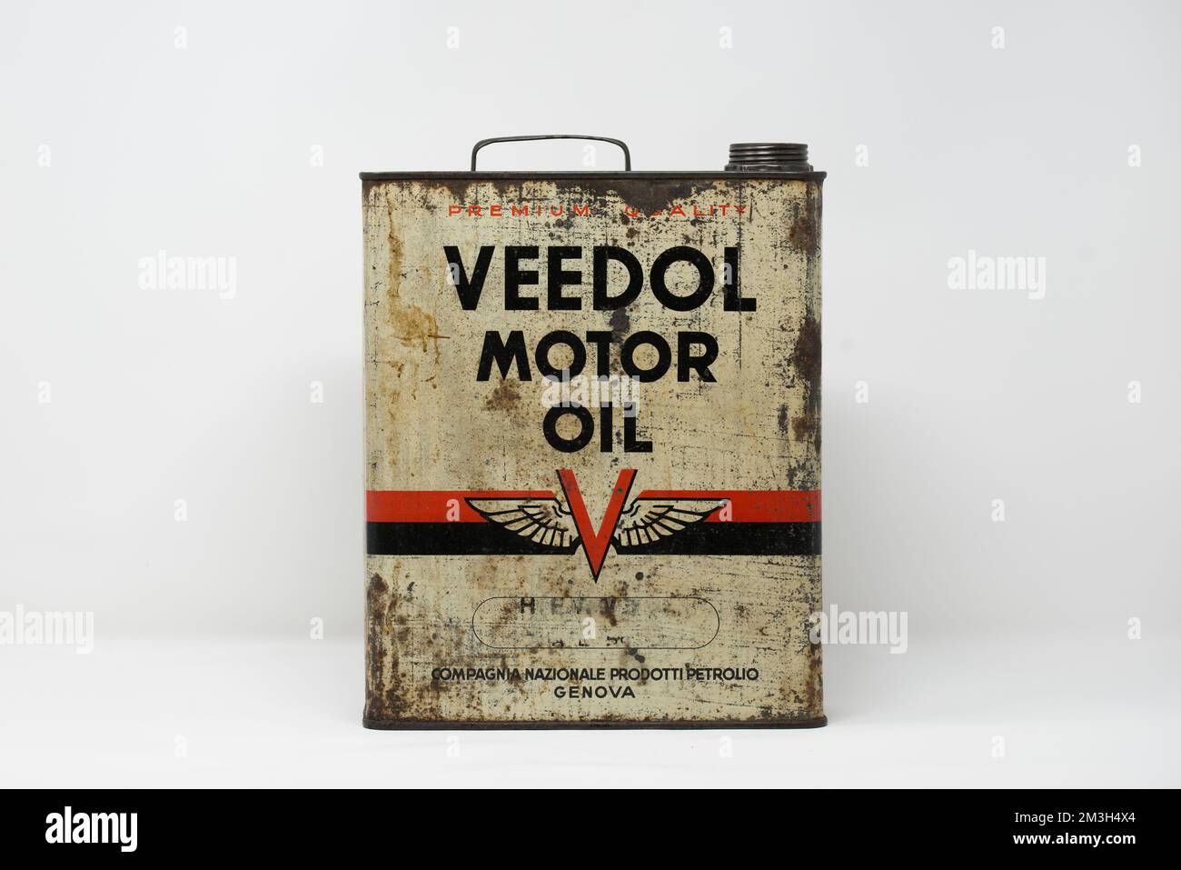 Vintage Oil Cans Stock Photo - Alamy