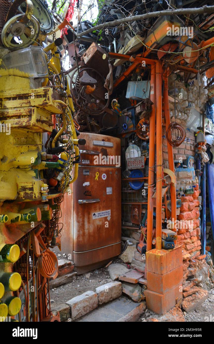 Austin texas cathedral of junk hi-res stock photography and images - Alamy