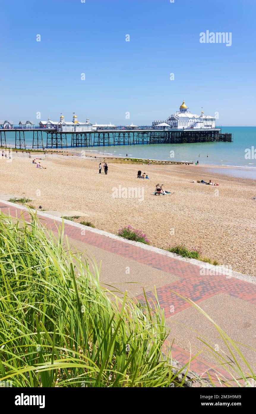 Eastbourne seafront beach promenade pier hi-res stock photography and ...