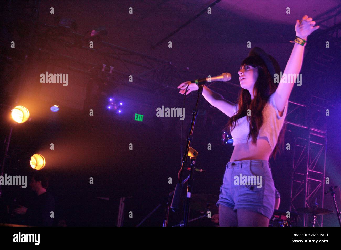 SXSW - Foxes - Louisa Rose Allen in concert Stock Photo - Alamy