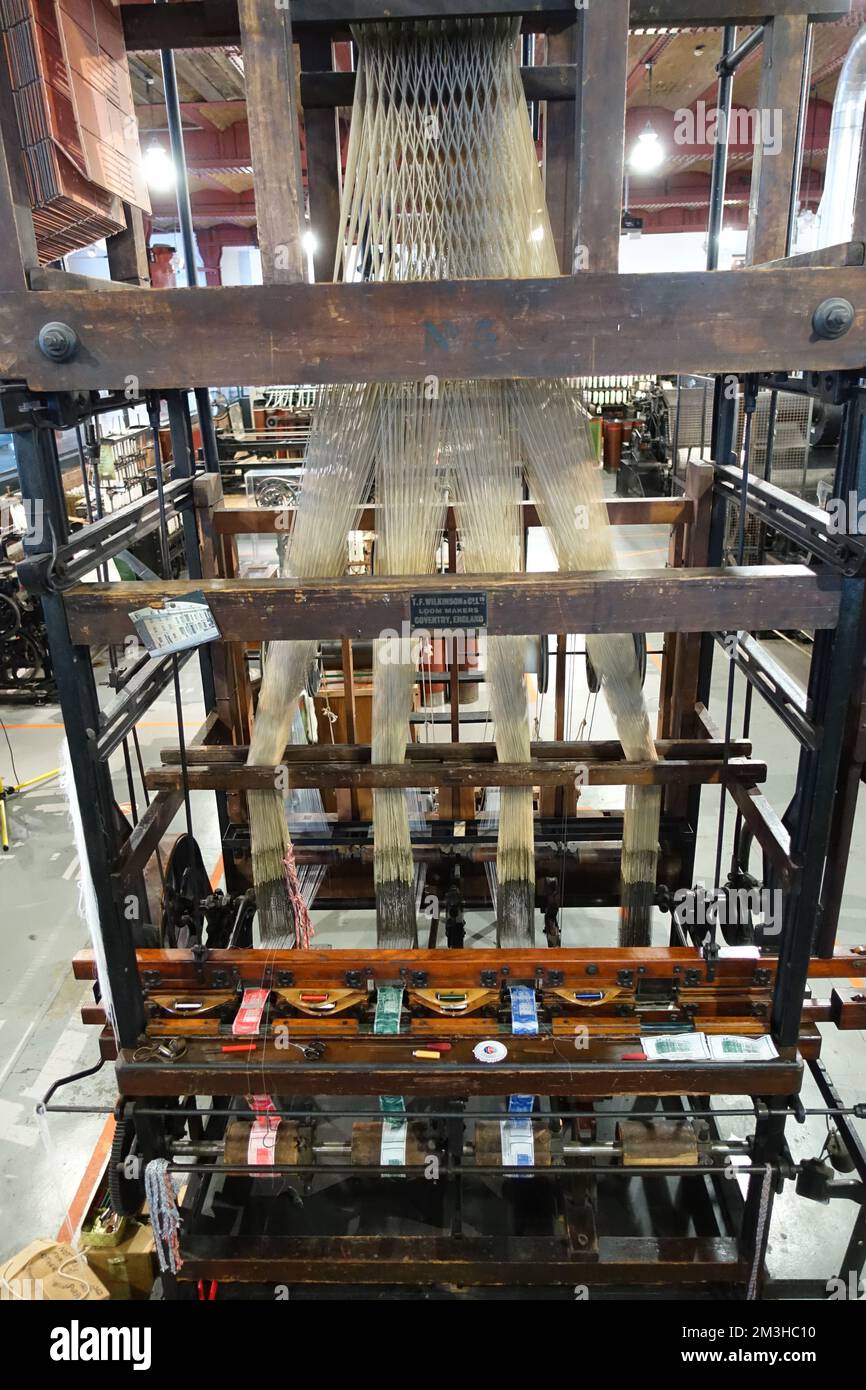 The first programmable Cotton Loom. See top left for the card punch ...