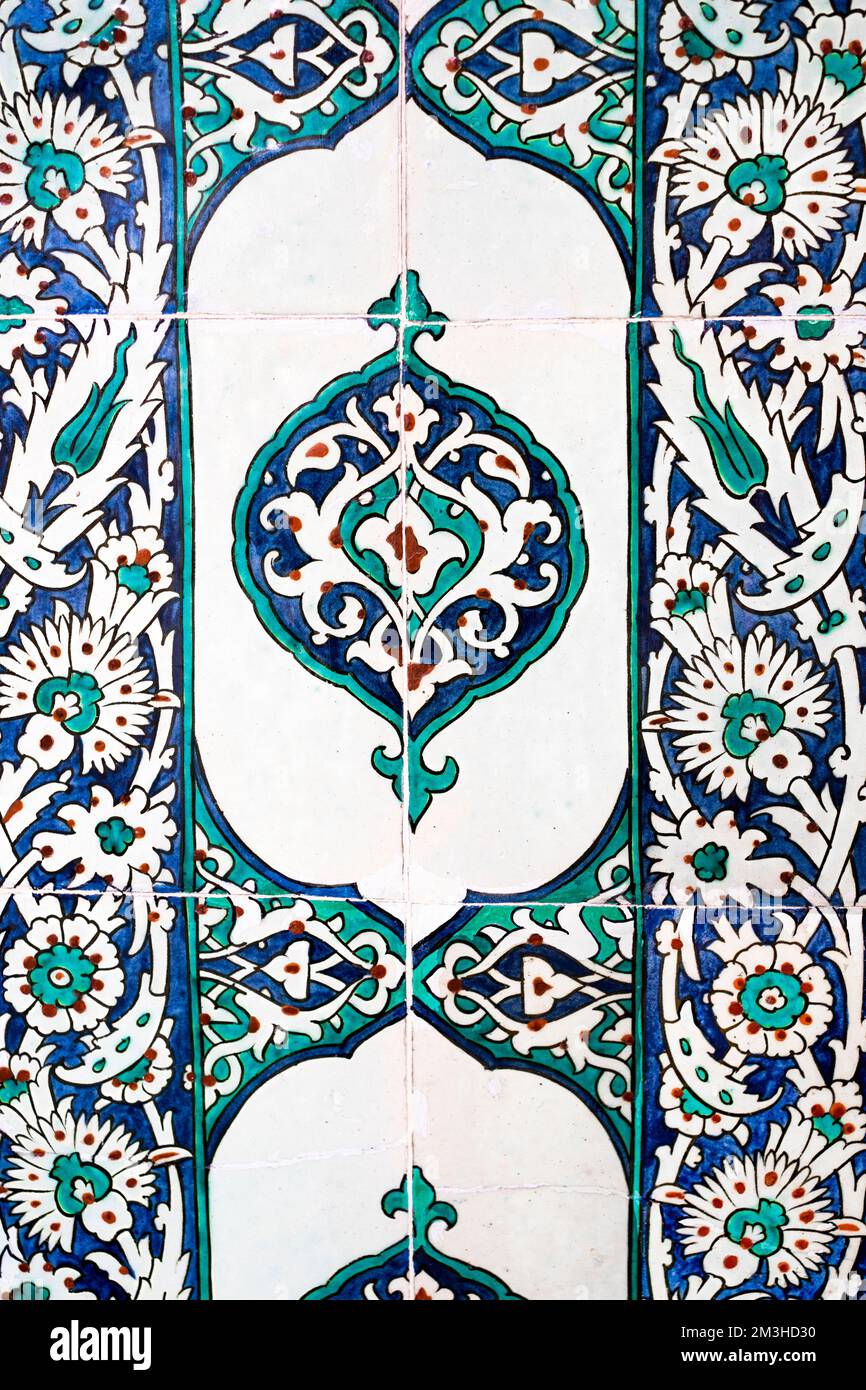 Handmade Iznik tiles of Topkapi Palace in Istanbul, Turkey Stock Photo - Alamy