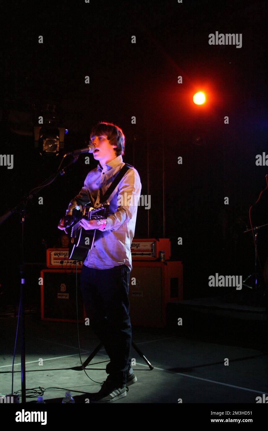 Jake bugg guitar hi-res stock photography and images - Alamy