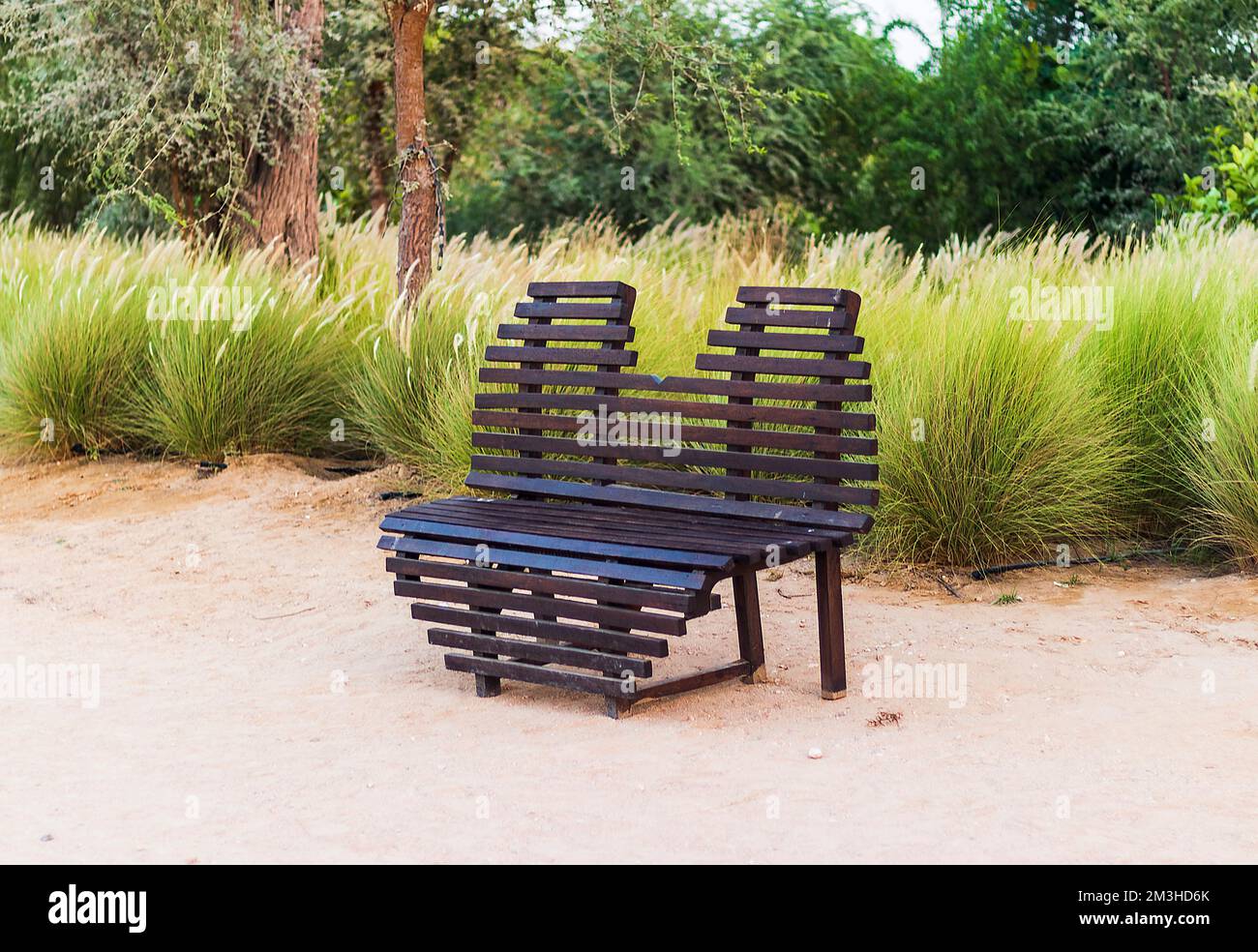 Shot ob a bench in the shape of the heart Stock Photo - Alamy