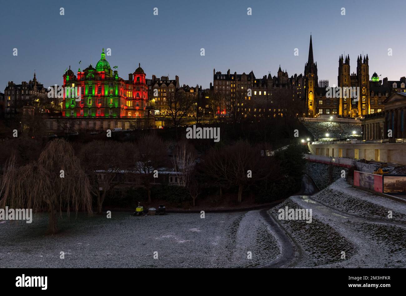 Edinburgh, Scotland, UK, 15th December 2022. Christmas: Bank of ...